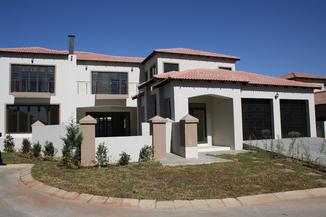 Blue Valley Golf Estate - Midrand - Blue Valley Golf and Country Estate ...